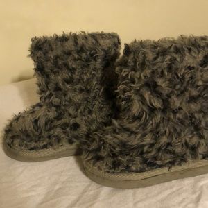 Old Navy | Shoes | Fuzzy Boots | Poshmark